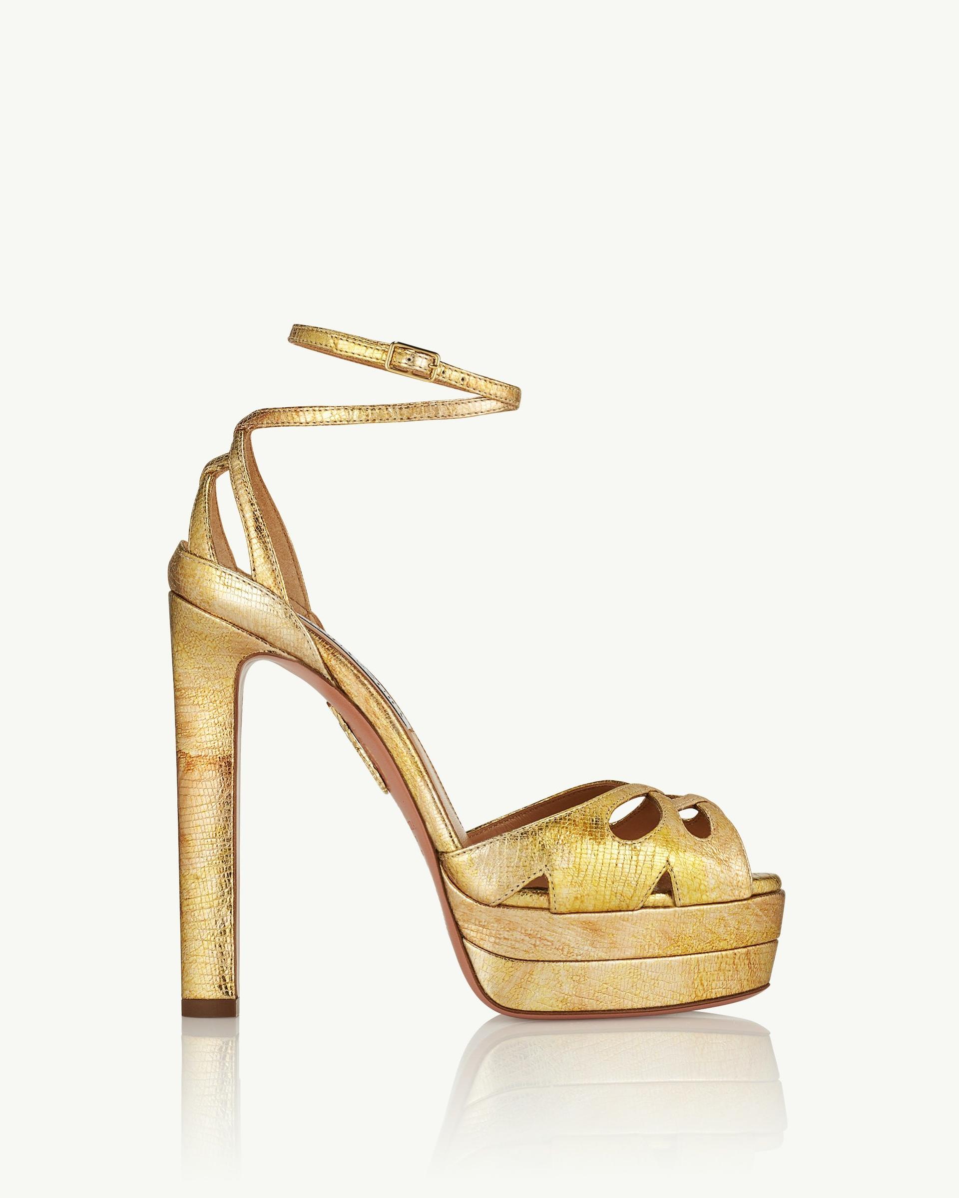 Sandali color oro: 35 idee scintillanti per la sposa e l'invitata di nozze