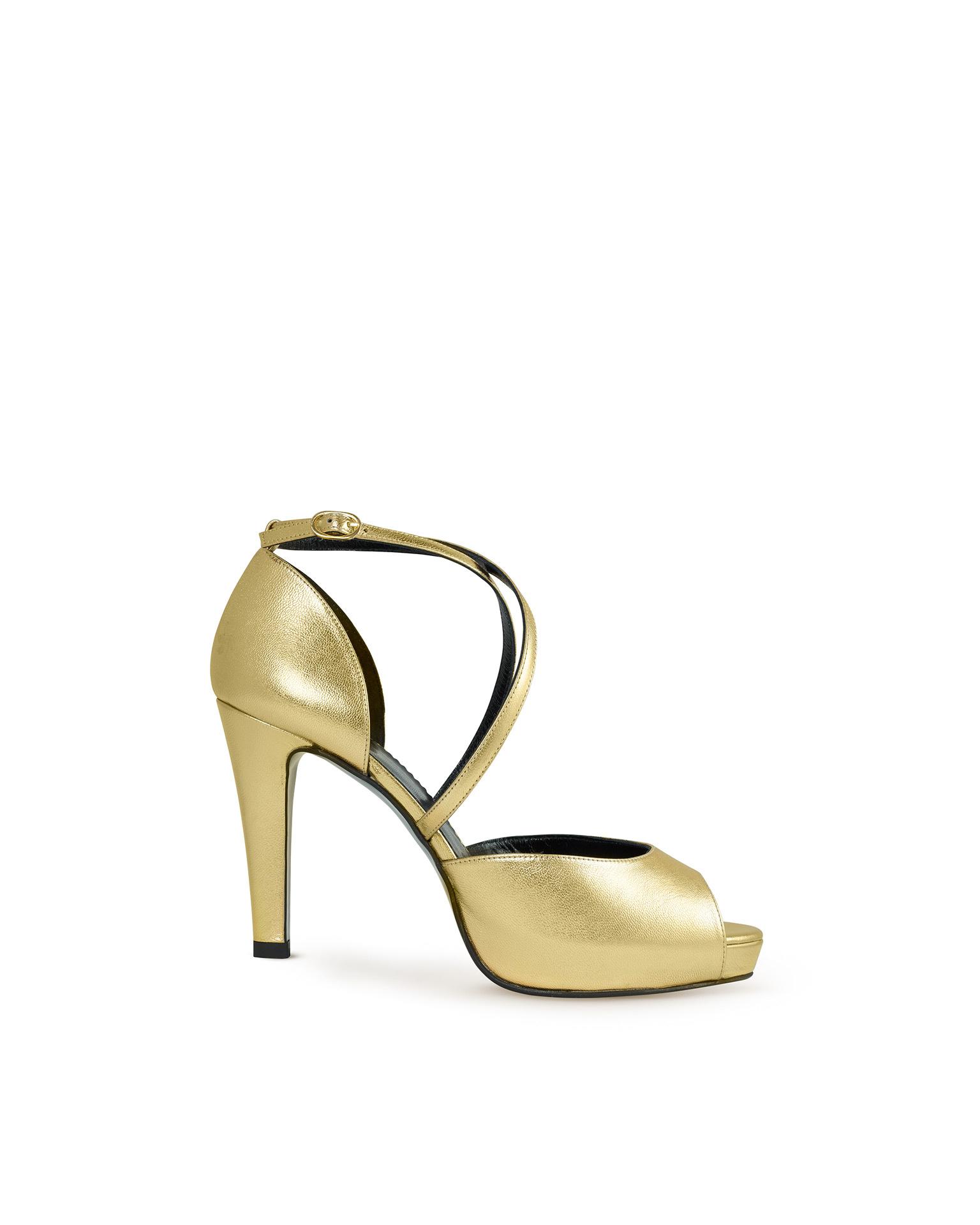 Sandali color oro: 35 idee scintillanti per la sposa e l'invitata di nozze