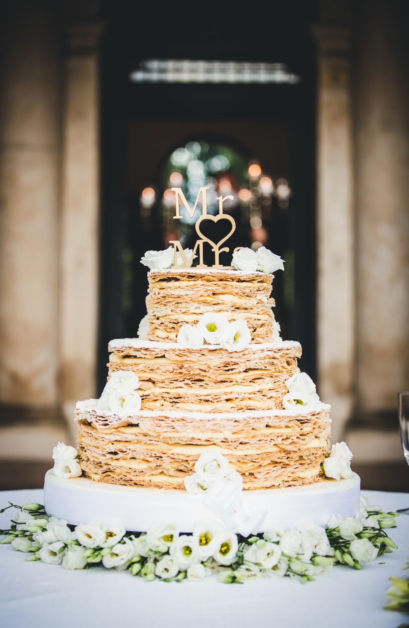 25 torte nuziali a tre piani perfette per ogni stagione dell’anno