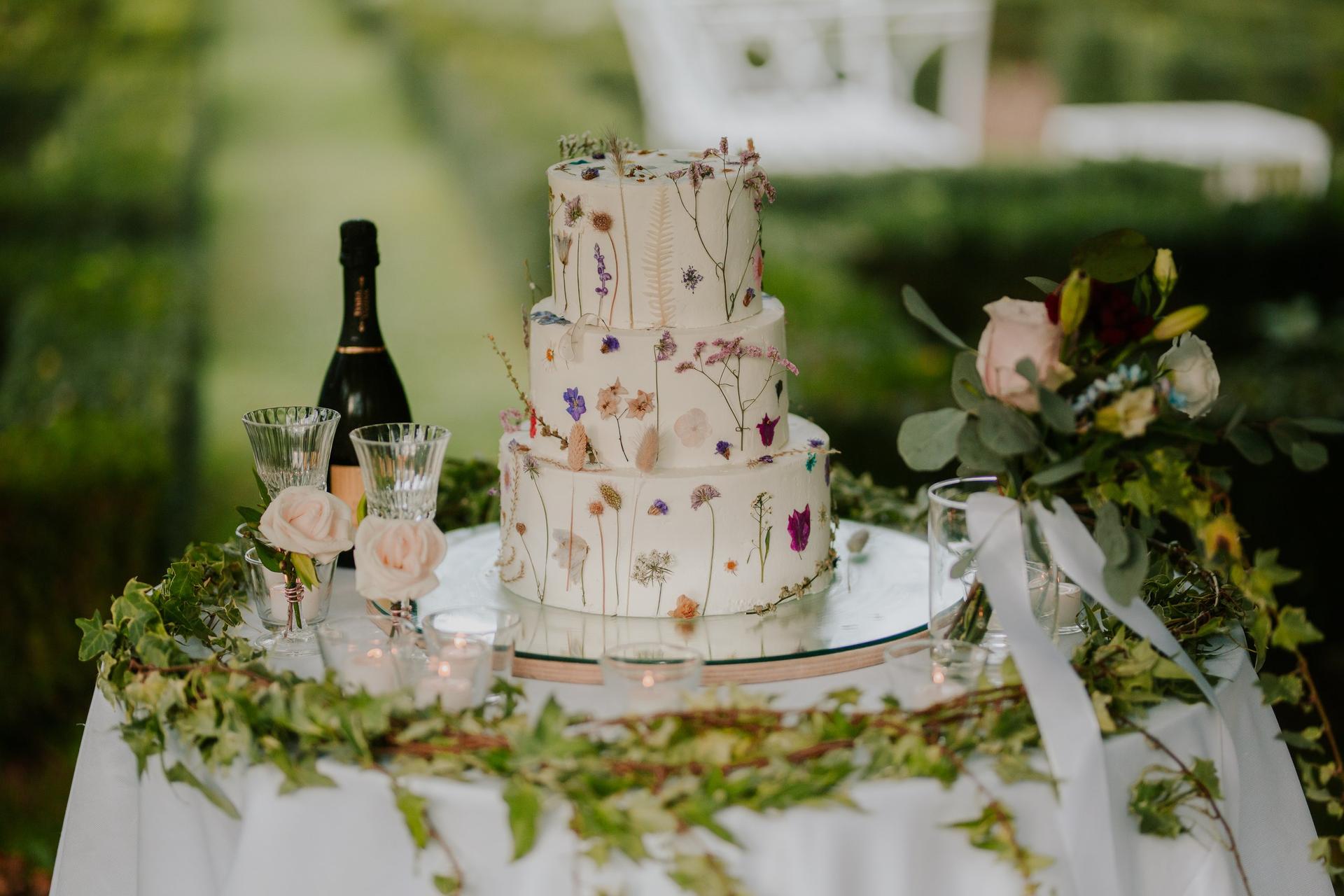 Torta nuziale a piani: 35 idee