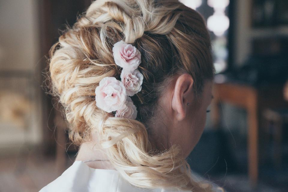 Acconciatura da sposa con trecce: un romanticismo dal twist bucolico