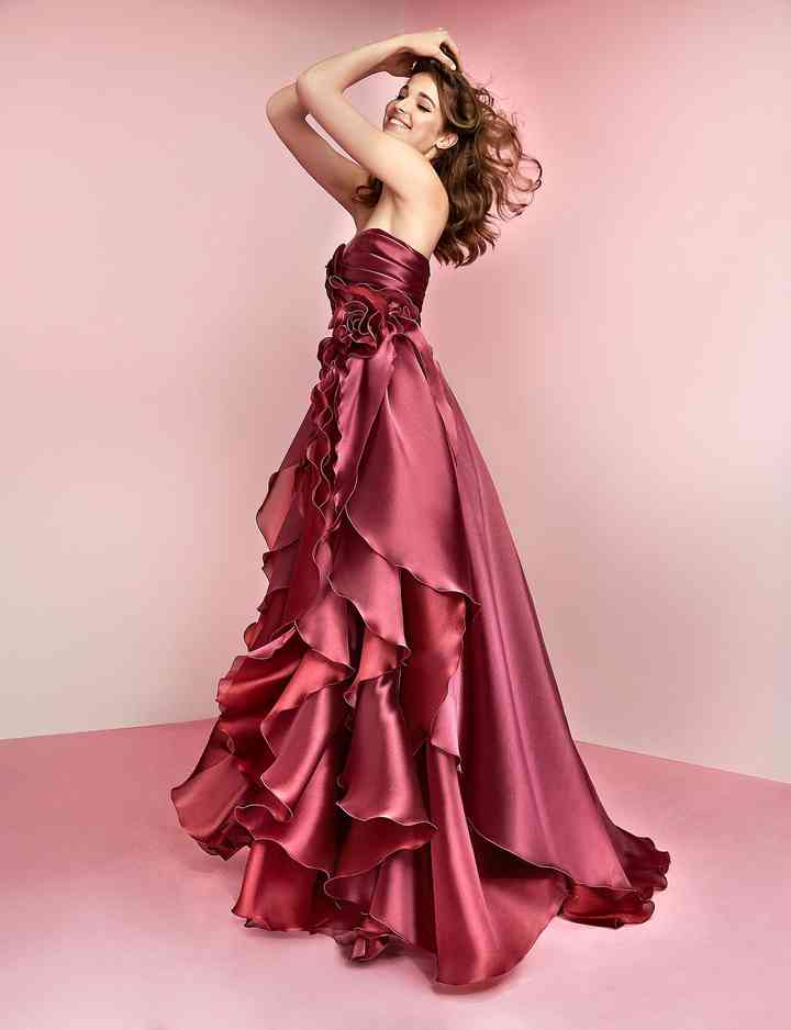 Abiti da sposa colorati: 30 modelli per trasgredire in grande stile