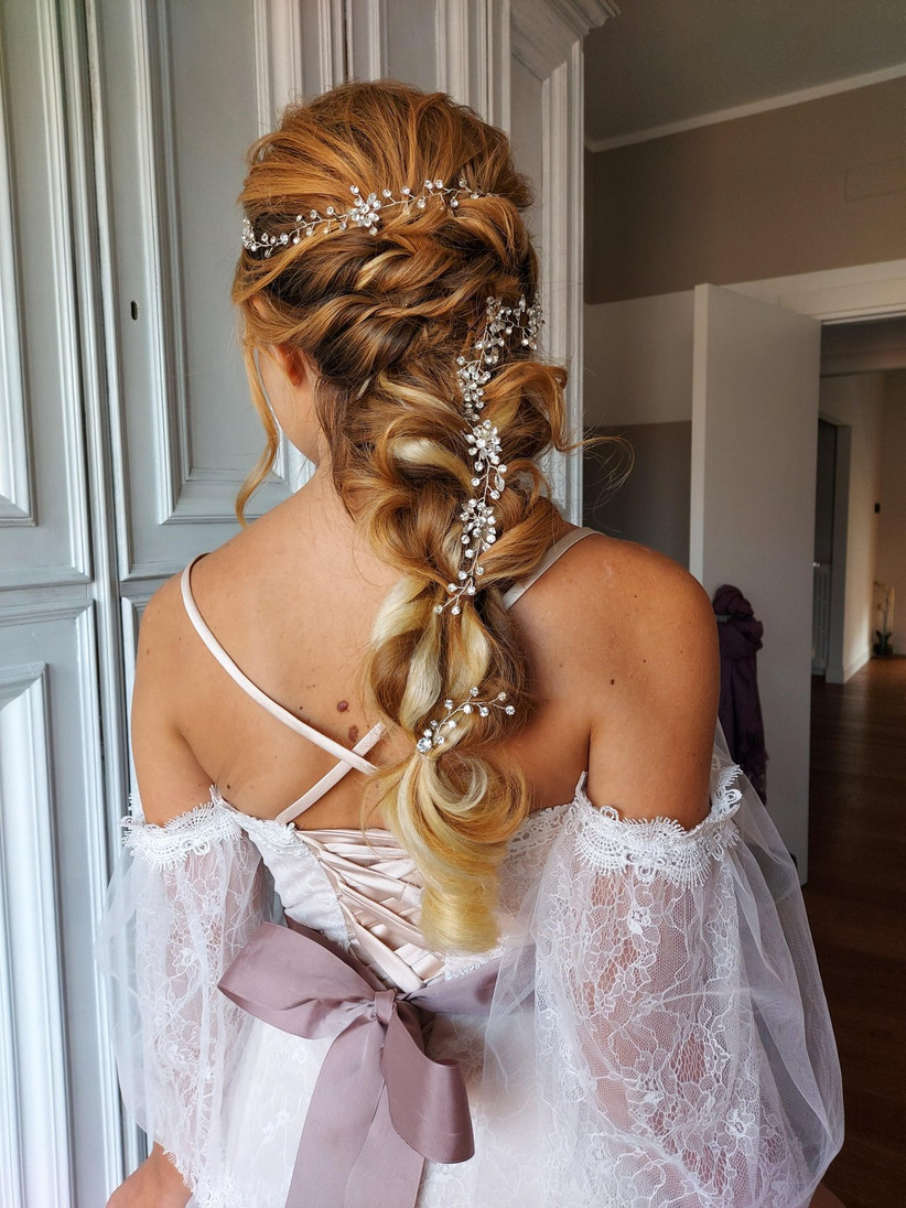 Acconciatura da sposa con trecce: un romanticismo dal twist bucolico