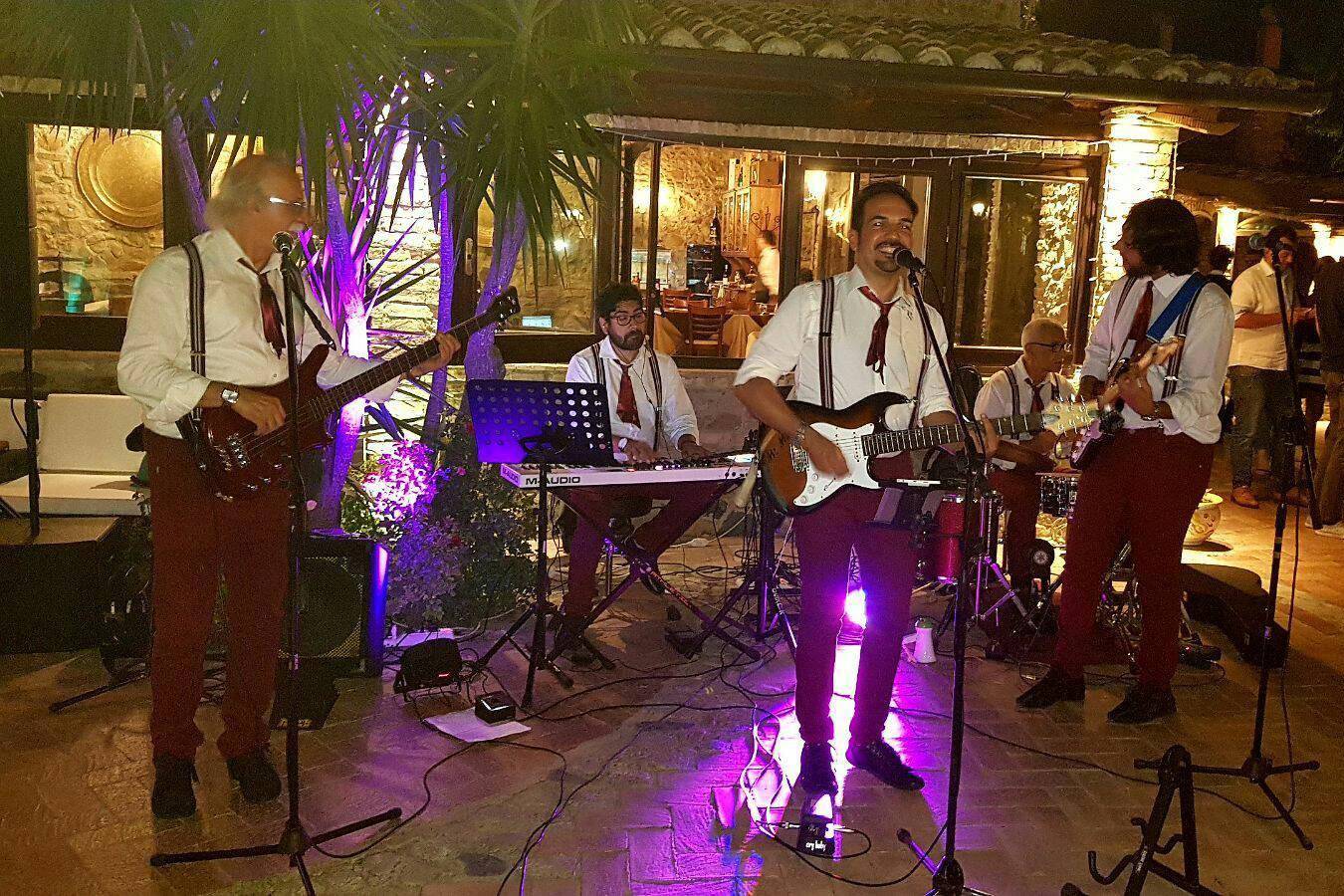Mr. Muscolo & i suoi Estrogeni - Consulta la disponibilità e i prezzi