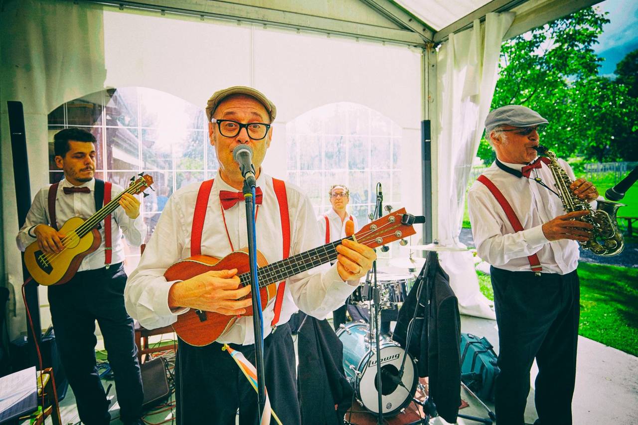 Video di Uke Swing