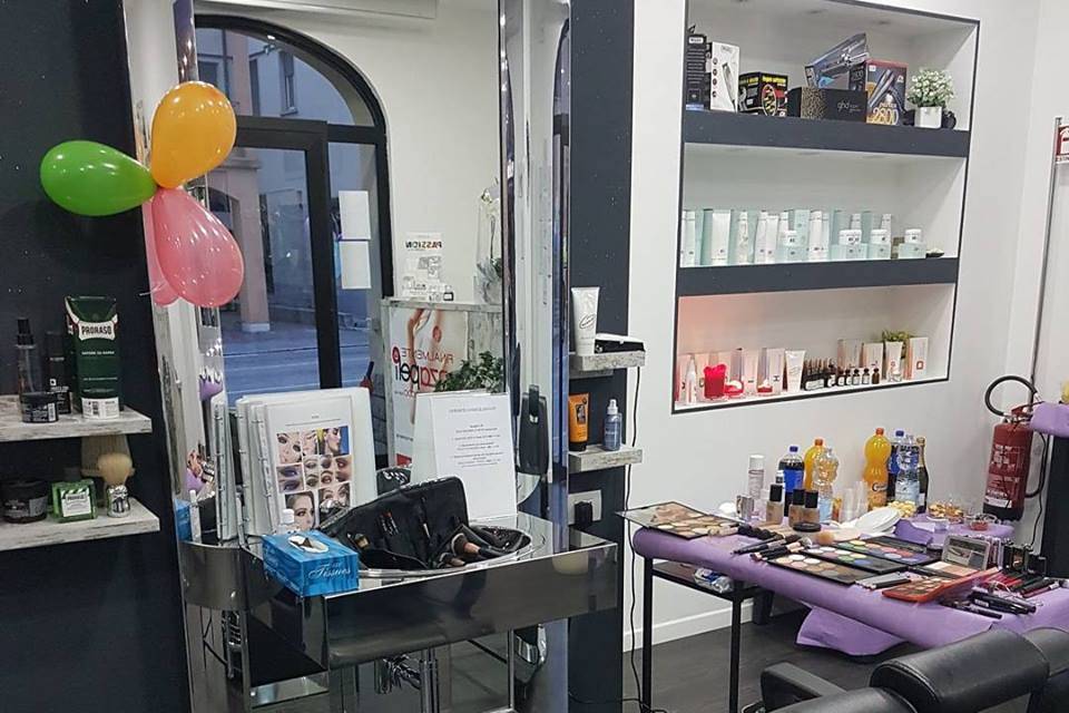 La Maison Hair&Beauty - Consulta la disponibilità e i prezzi