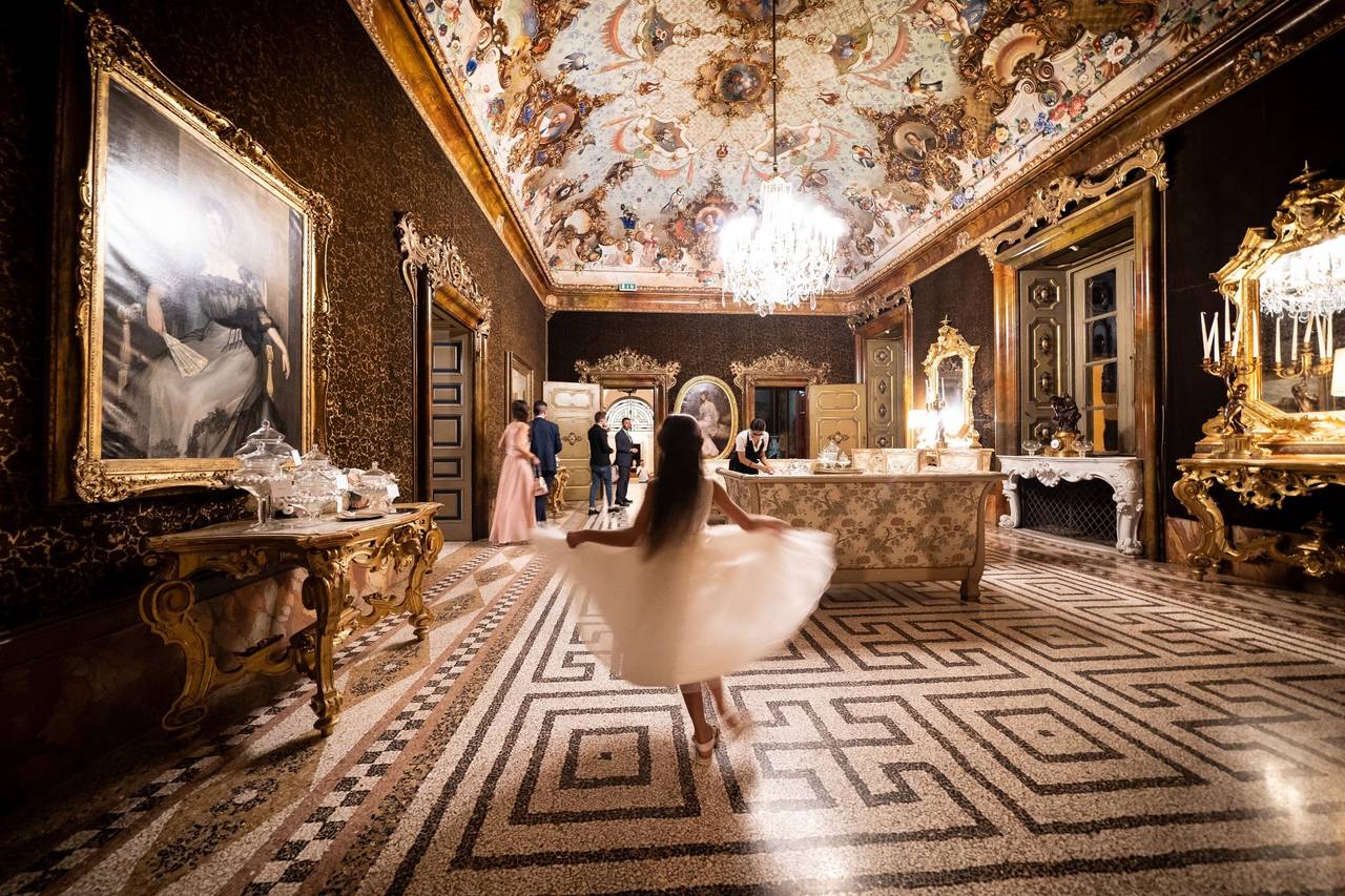 Photografica Mangili - Consulta la disponibilità e i prezzi