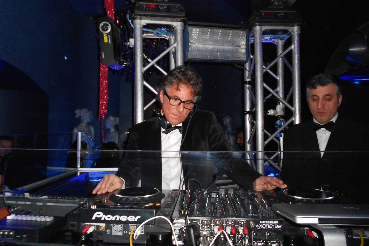 Timmy Dj - Consulta la disponibilità e i prezzi